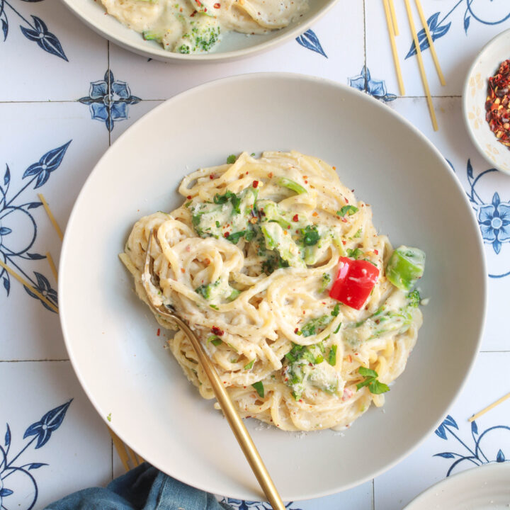 White Sauce Spaghetti - The Whisk Addict - Easy Recipes With A Kick Of ...